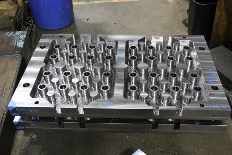 Craftsman Tool & Mold | Custom Mold Bases | Unscrewing Mold Bases